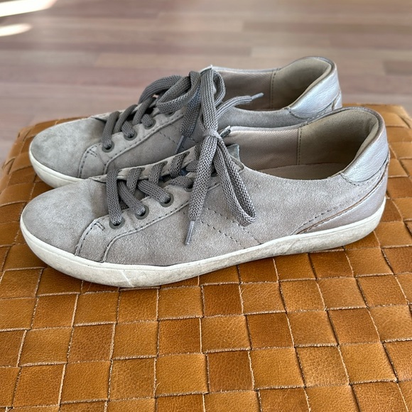 Naturalizer | Shoes | Tennies | Poshmark